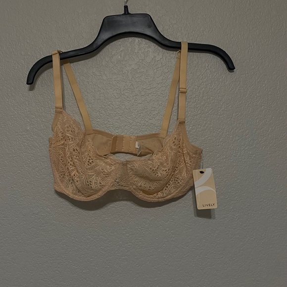 Lively | Intimates & Sleepwear | Lively Womens Beige Underwire Bra Size ...